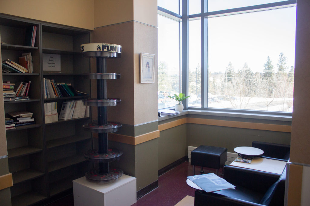 Spots to study for finals week, tips from professors - The Communicator